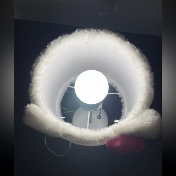Hello Kitty | Accessories | Hello Kitty White And Pink Furry Lamp Used ...